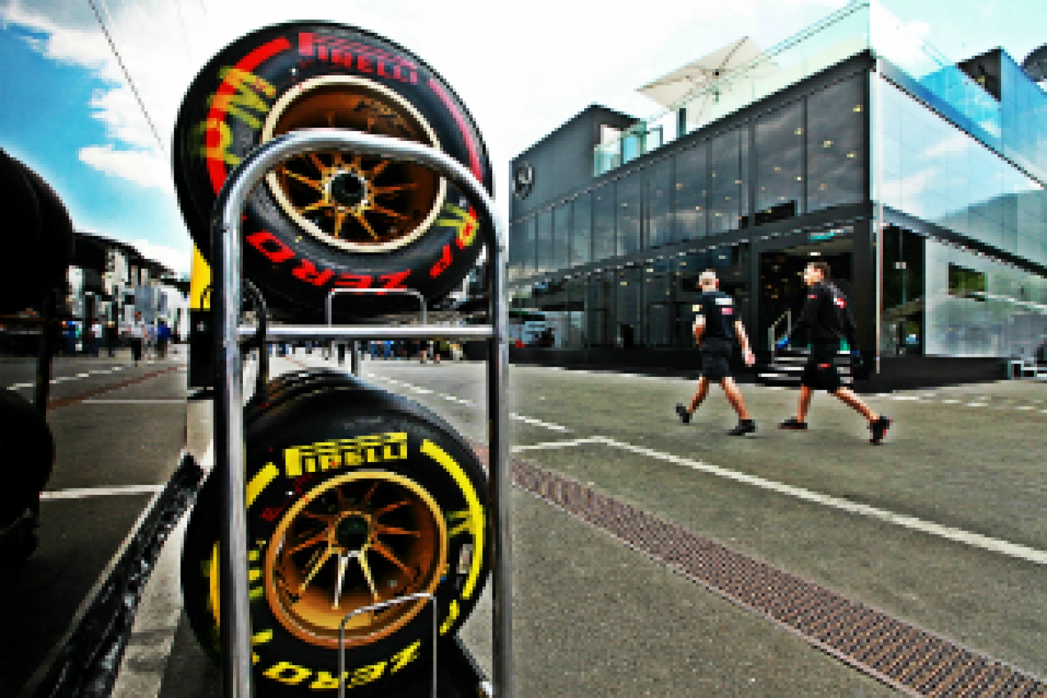 Pirelli reveals the tires used for the first four GPs - Motorsinside ...