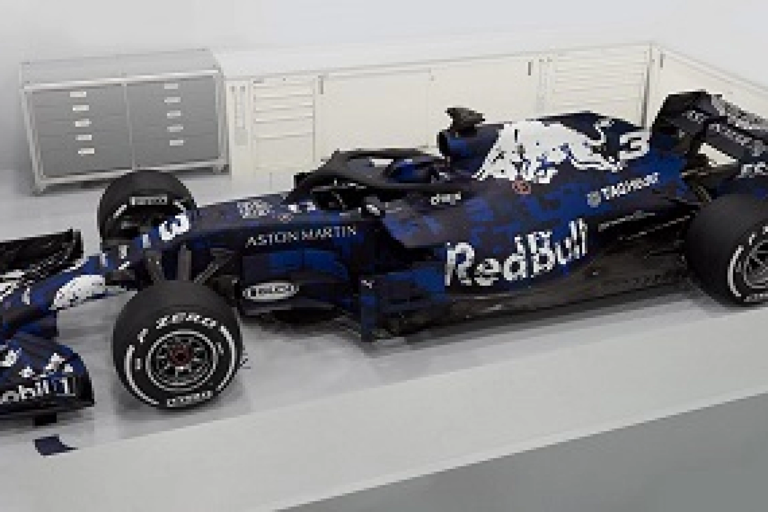 Official: Red Bull Unveils Its New 2018 Colors - Motorsinside English