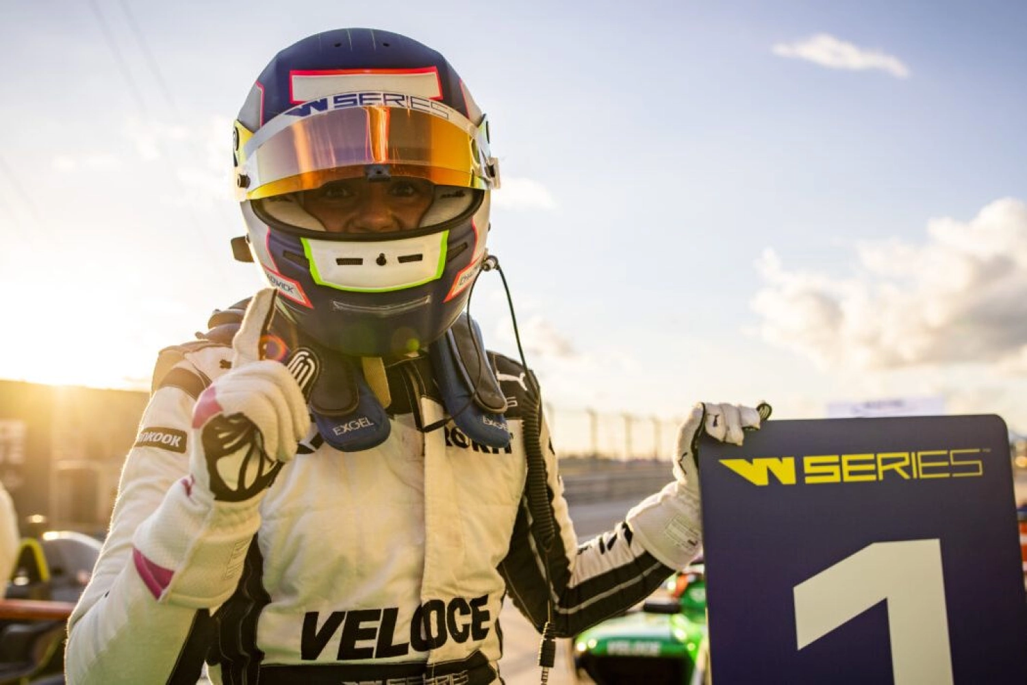 Jamie Chadwick wins the W Series world title again in Austin - Motorsinside English