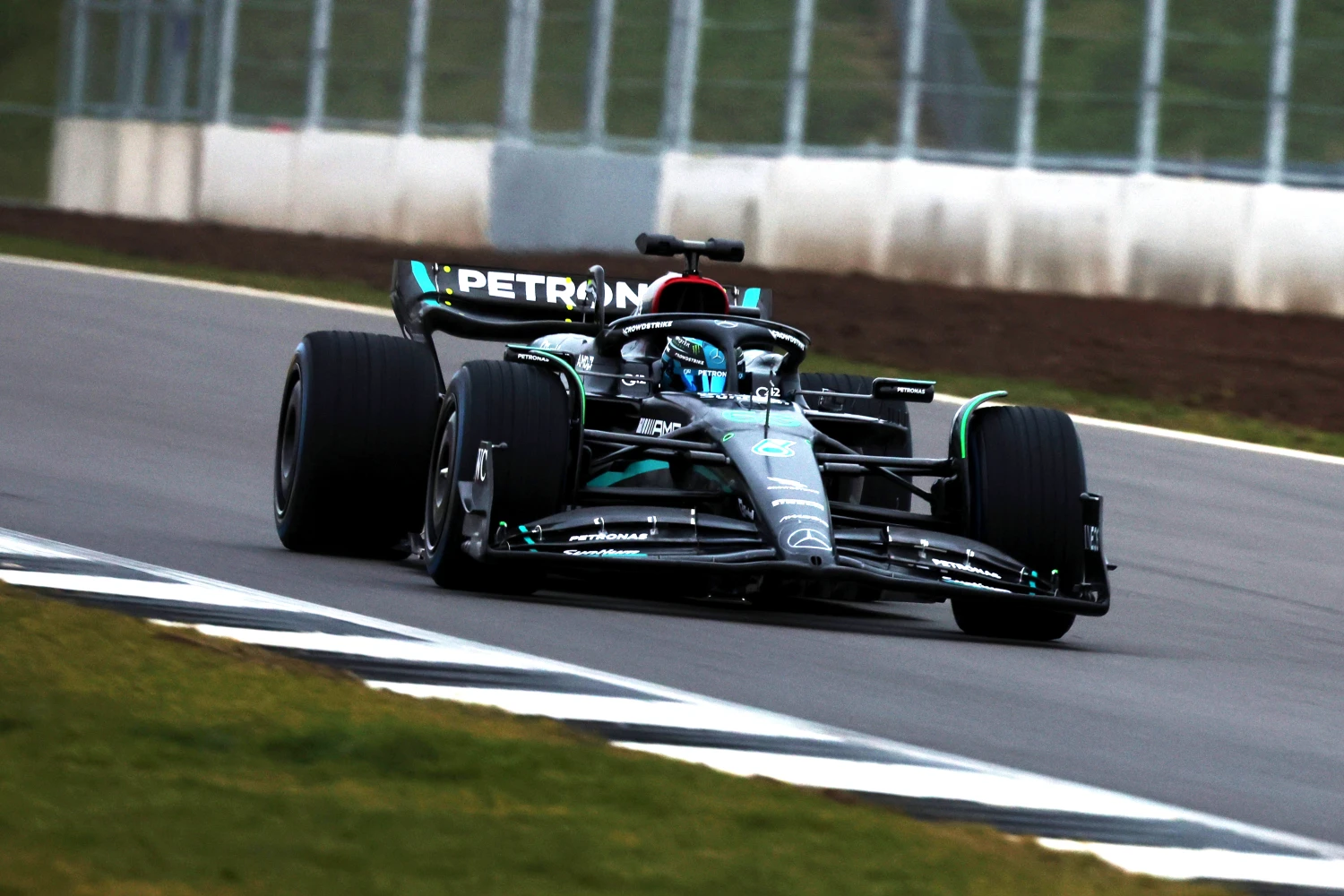 The Mercedes drivers have mixed feelings after the first day of free ...