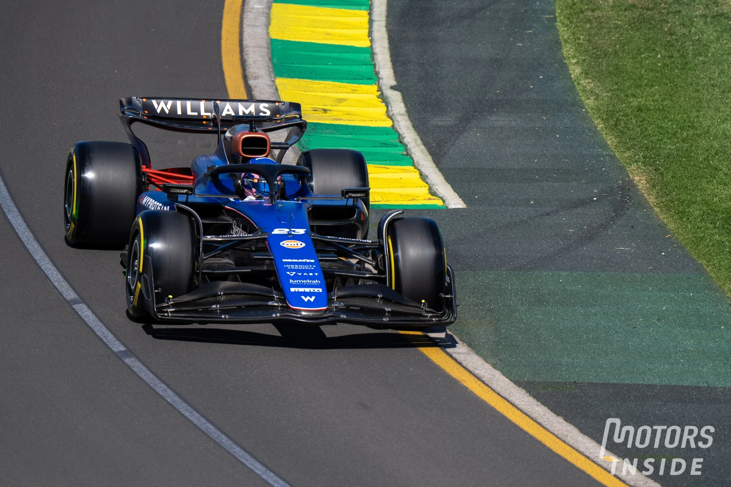 The crash of Alex Albon prevents Logan Sargeant from participating in ...
