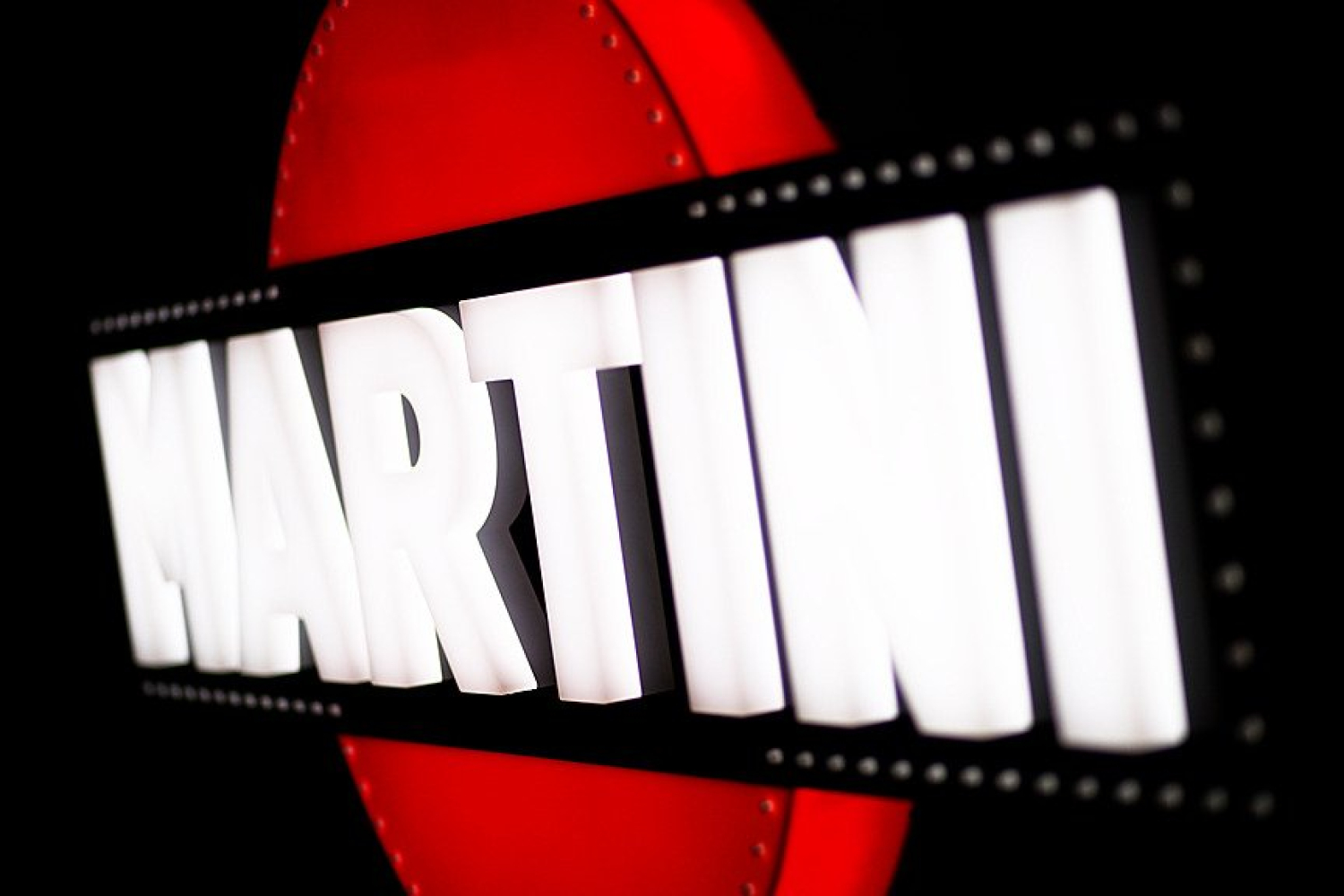 2018 Presentations: A trend towards 2017 Ferrari side-pods and ...