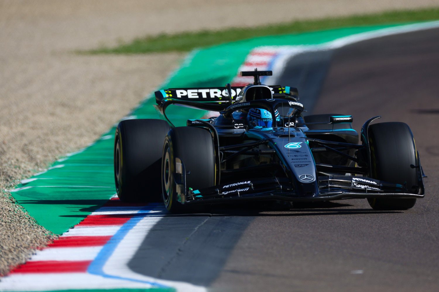 George Russell assumes Mercedes' risky bet on tires at Silverstone ...