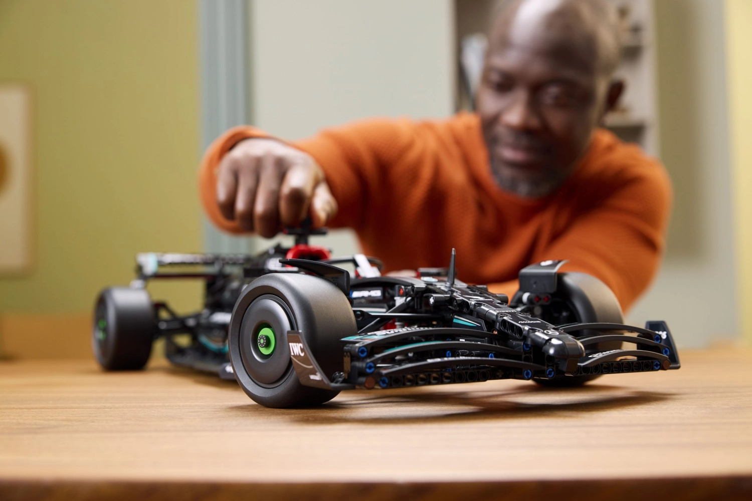 Lego Technic annonce la sortie de la Mercedes W14